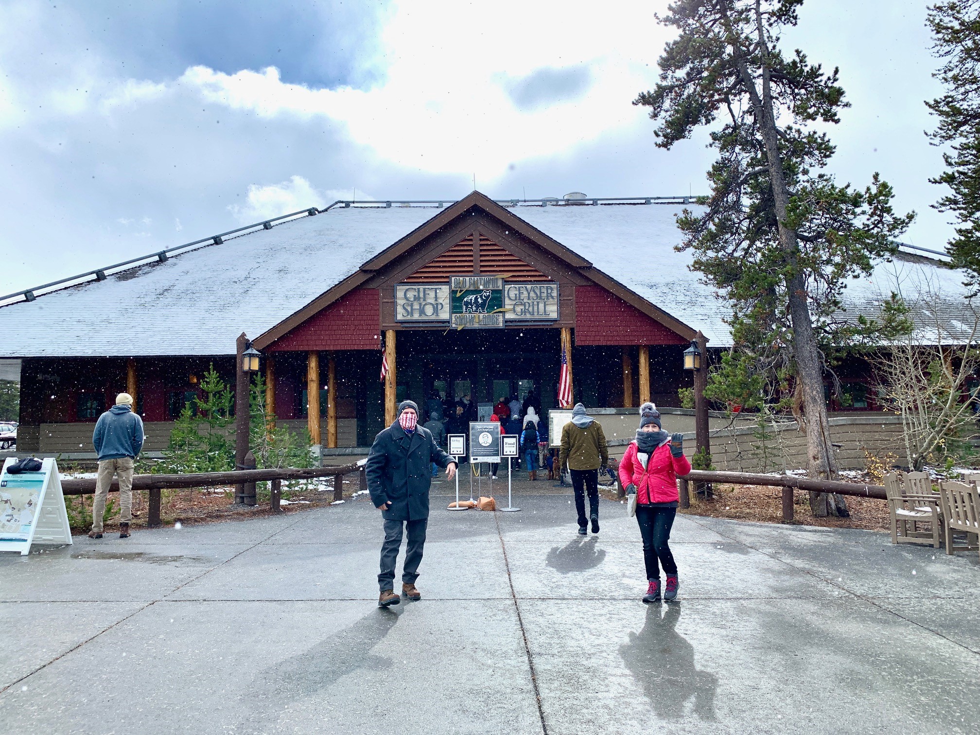 2 Day Yellowstone National Park Itinerary: The Experience | Travel And Tell